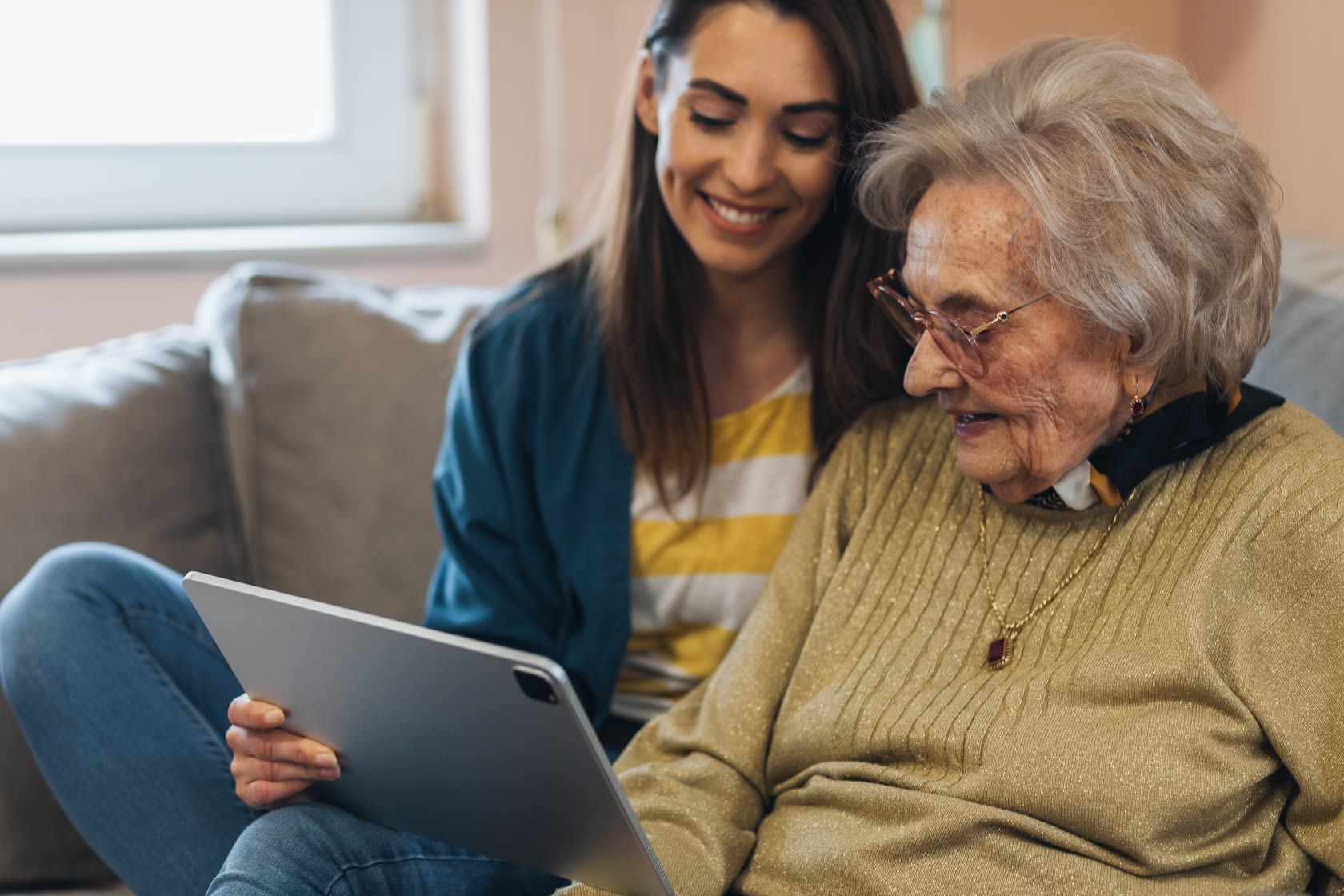 Uso de la tecnología para personas mayores | ILUNION