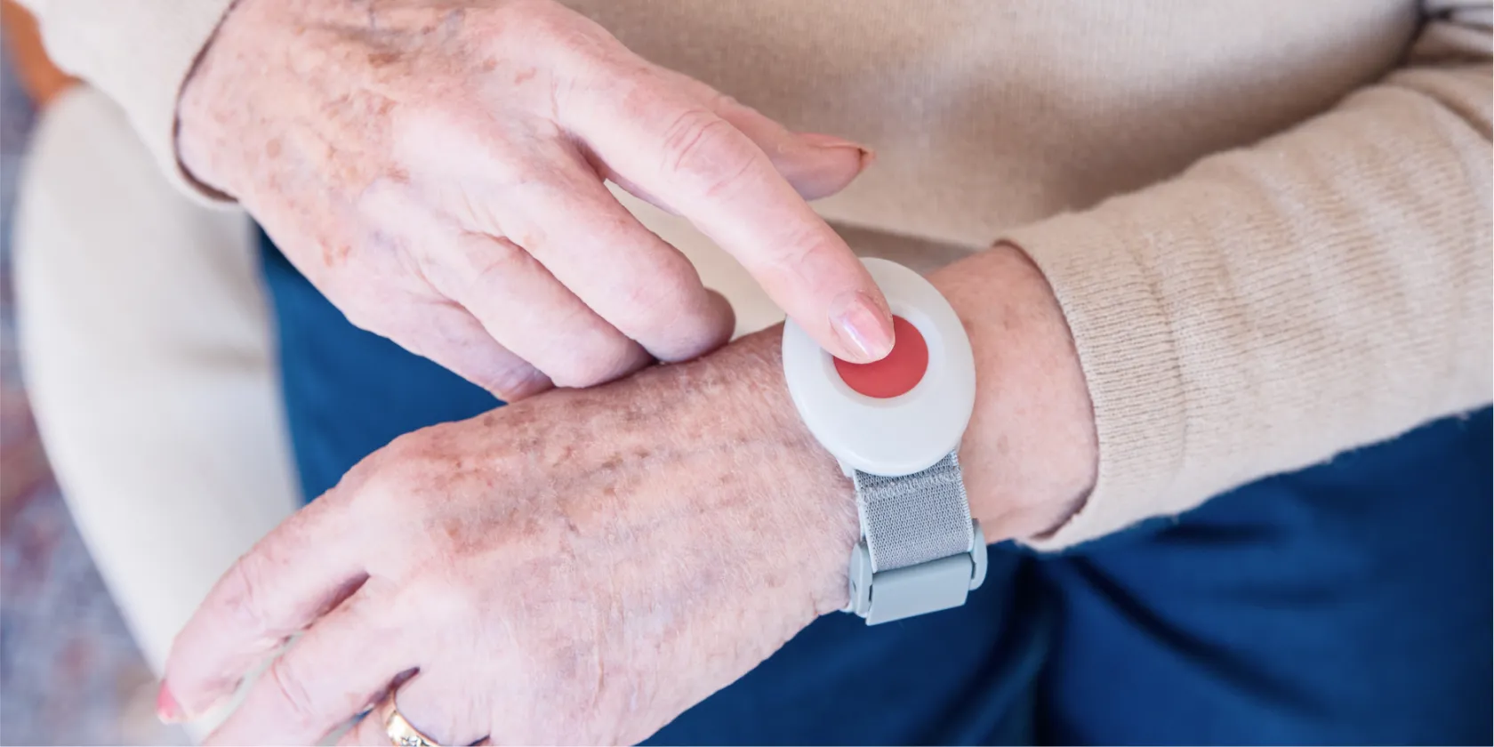 Dispositivos de Teleasistencia para mayores | ILUNION